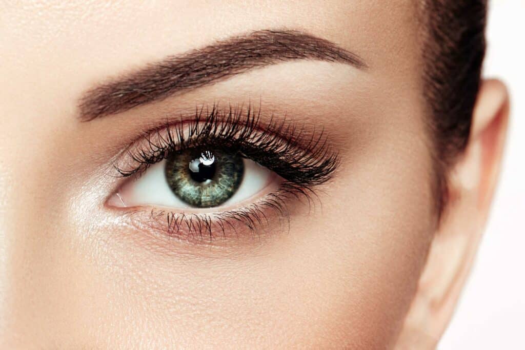 Acide hyaluronique pour les cernes | Dr Christine Luneau | Aix-en-Provence